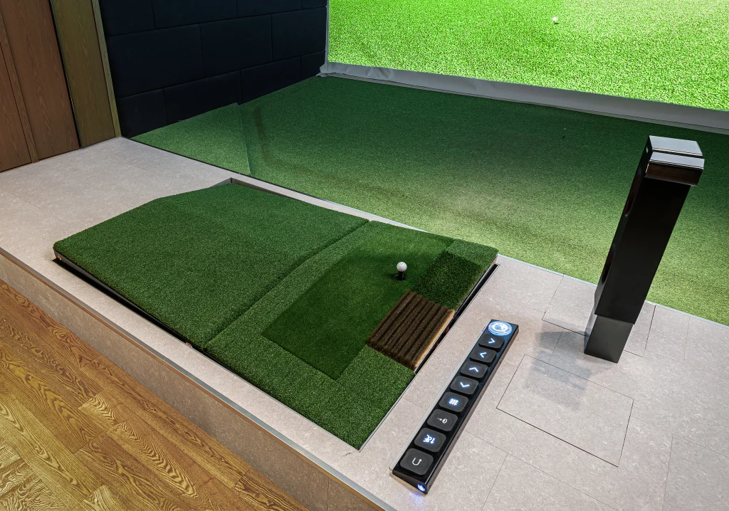 What Is a Swing Plate in a Golf Simulator? A Complete Guide - Golf VX